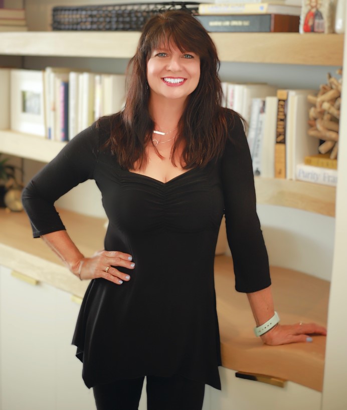 Legal Assistant Sandy Sheridan | Mandas Law